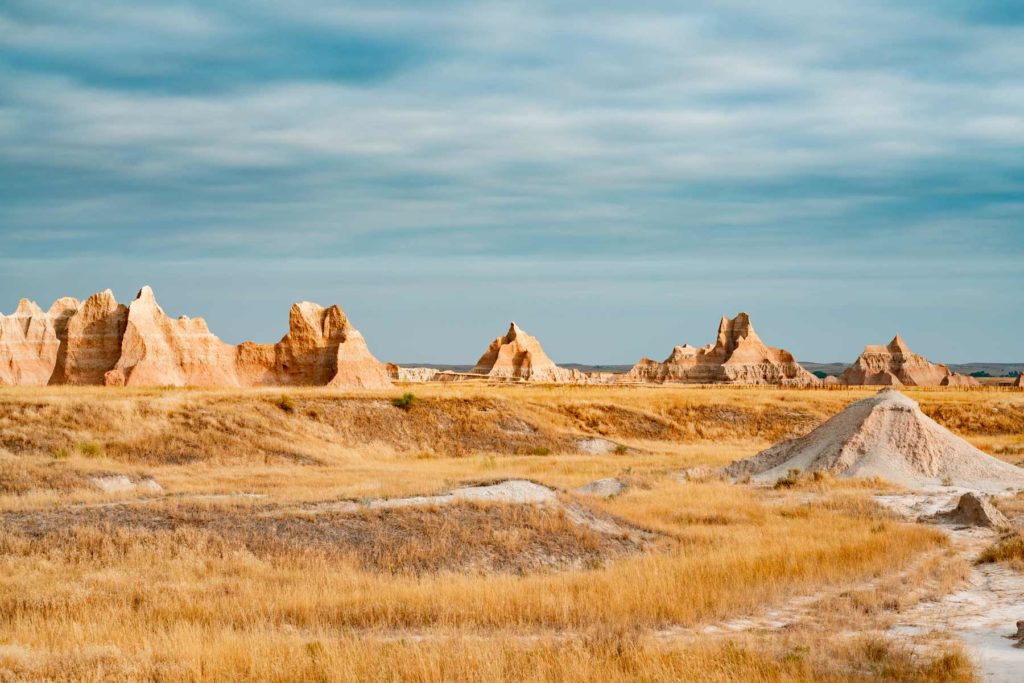 CASTLE TRAIL: Epic Hike in Badlands National Park (+ Photos)