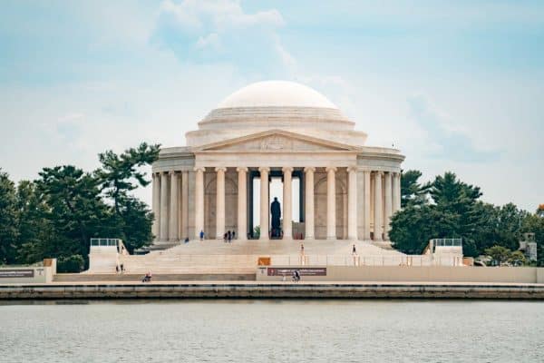 25 Bucket List Historic Landmarks in America (Must-See + Photos)