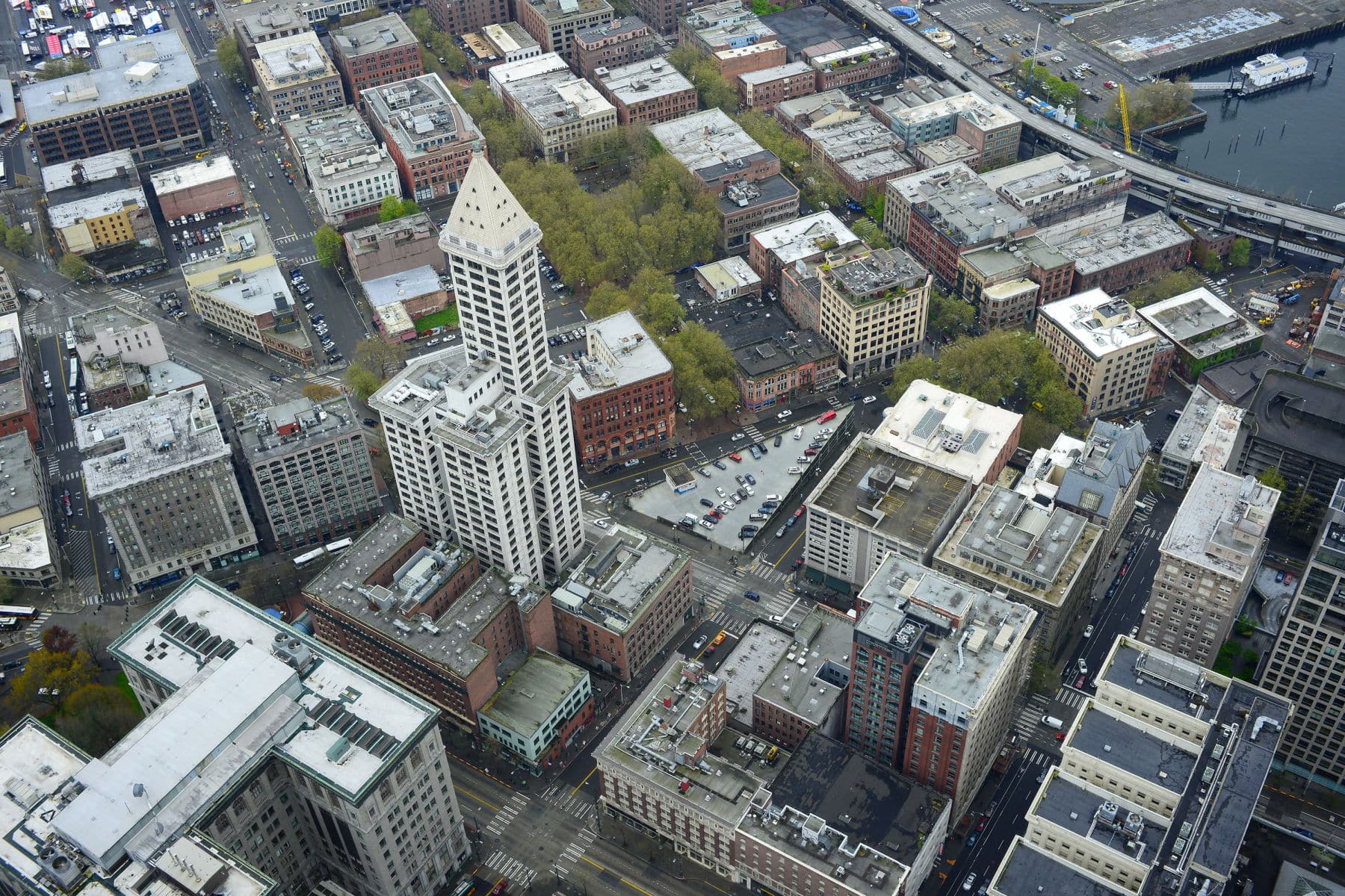 15 MUST-SEE Seattle Landmarks (Expert Guide + Photos)