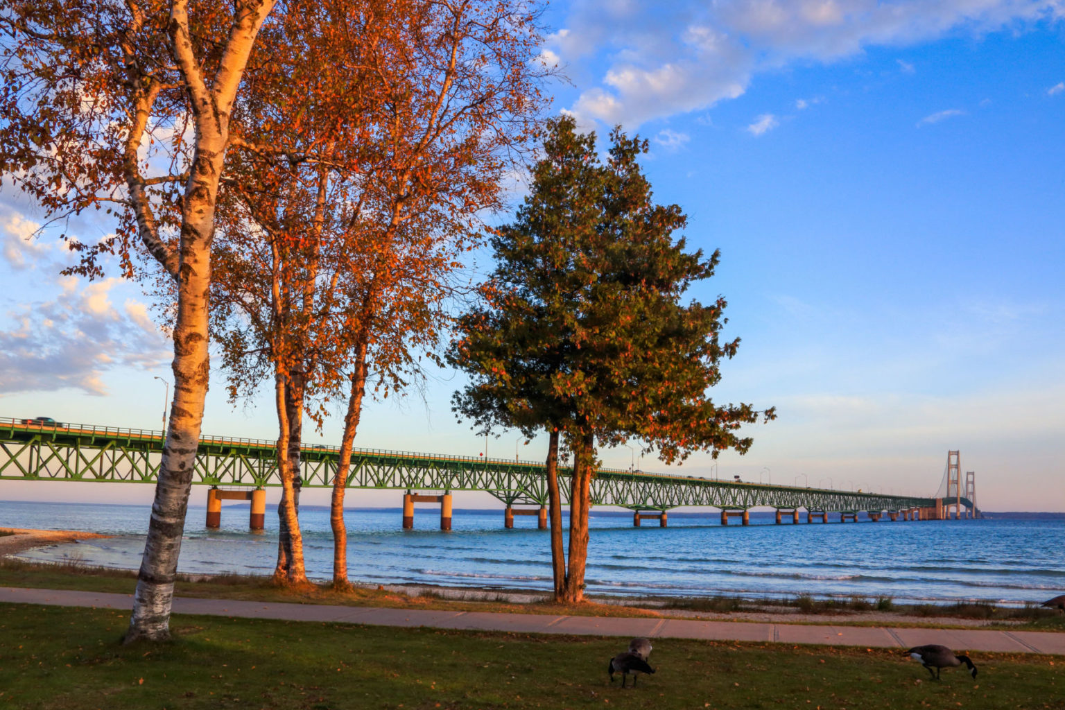 20 MUST-SEE Michigan Landmarks (Expert Guide + Photos)