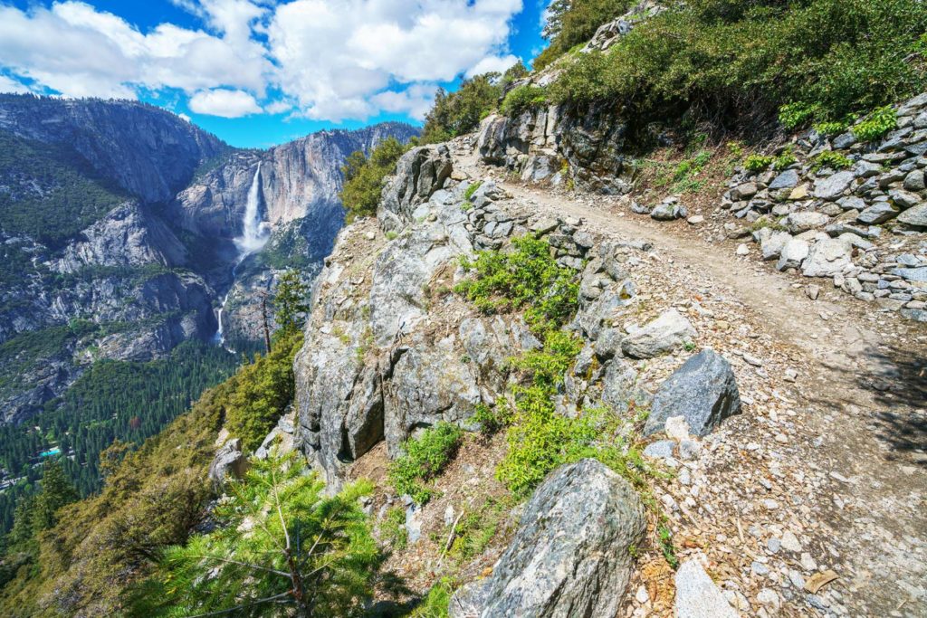 20 BEST Hikes in Yosemite National Park (Helpful Guide)