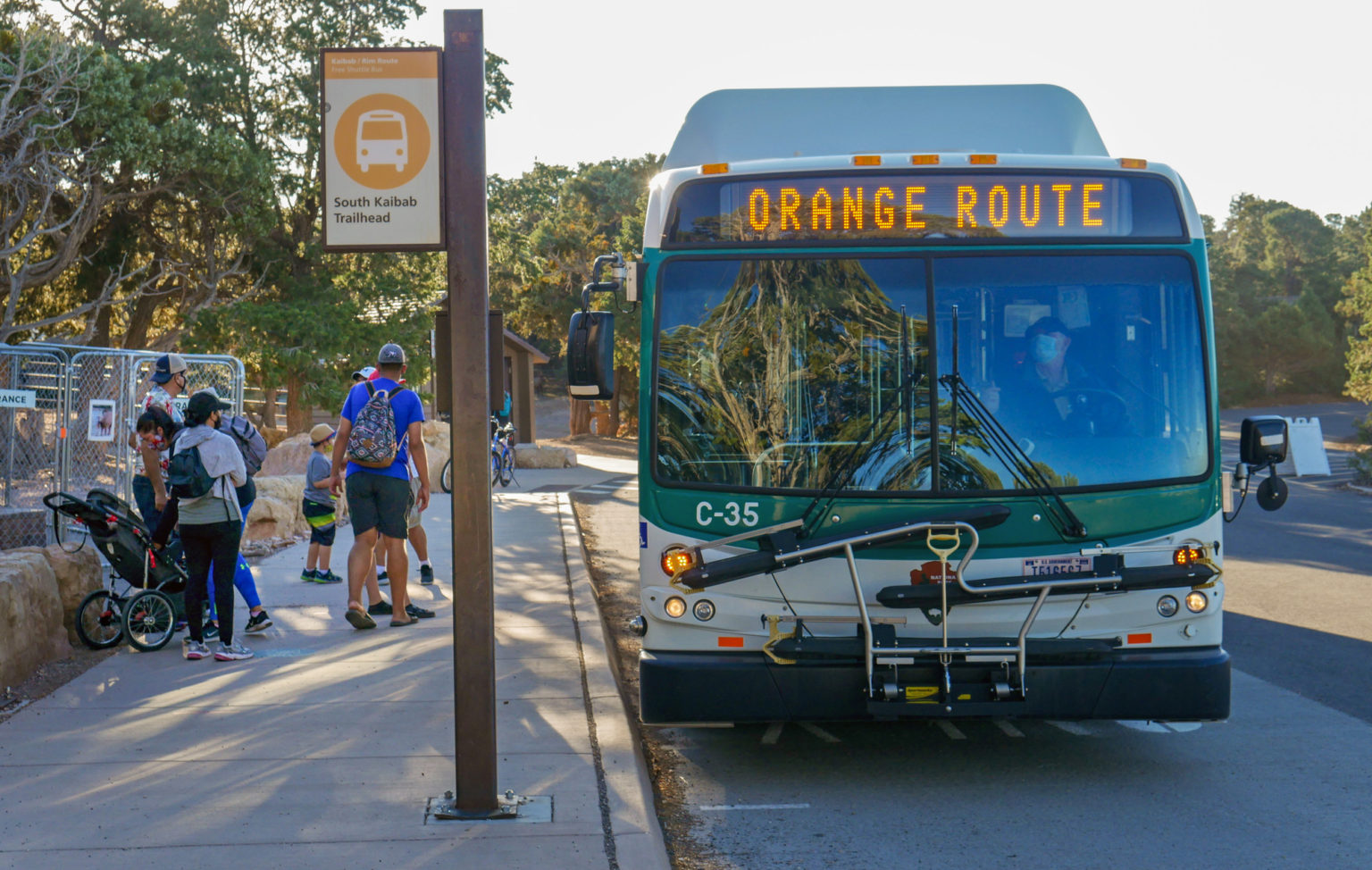 Grand Canyon Shuttle Guide: How to Use This Amazing System