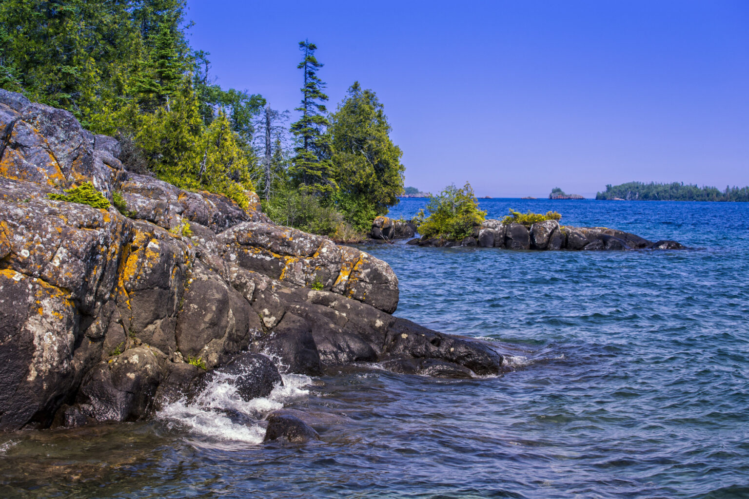 Top 11 EPIC Adventures at Isle Royale Nat'l Park (+Ferry Details)
