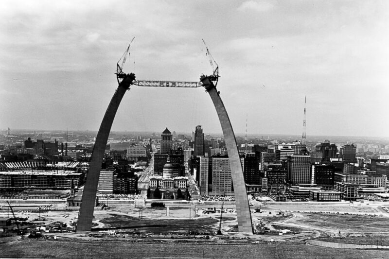 The BEST Gateway Arch National Park Guide (+Tour & Tram Help)